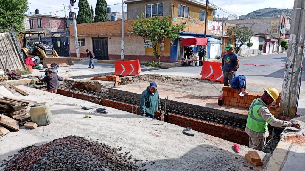 Avanza construcción de caja colectora de aguas pluviales en Zona ...